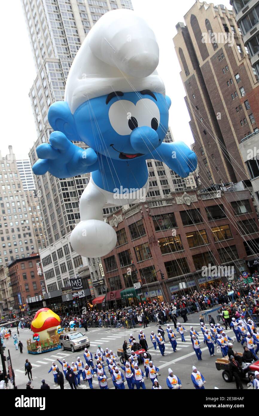 Balloons float down The Macy's Thanksgiving Day parade route in New ...