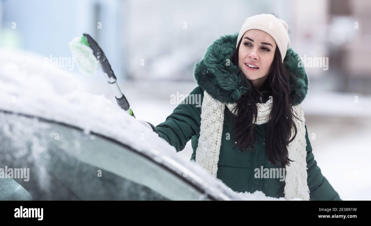 Female driver car windscreen hi-res stock photography and images - Alamy