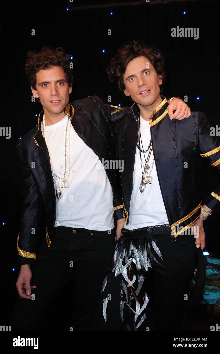 Statue unveiled in 2010 hi-res stock photography and images - Alamy