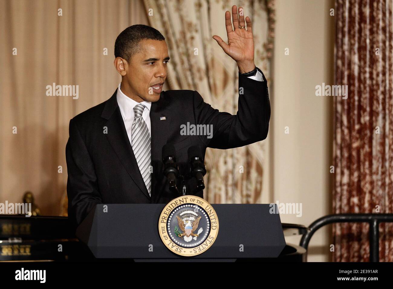 Diplomatic corps reception hi-res stock photography and images - Alamy