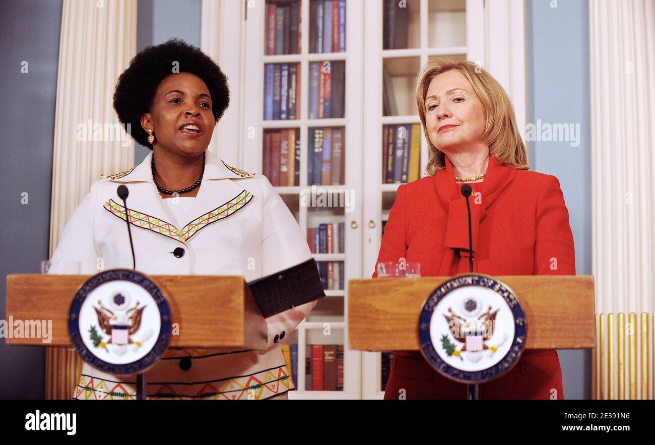 US Secretary of State Hillary Clinton and South African Foreign ...