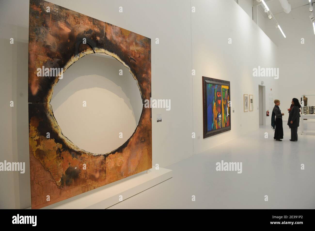 Mathaf arab museum of modern art hi-res stock photography and images ...