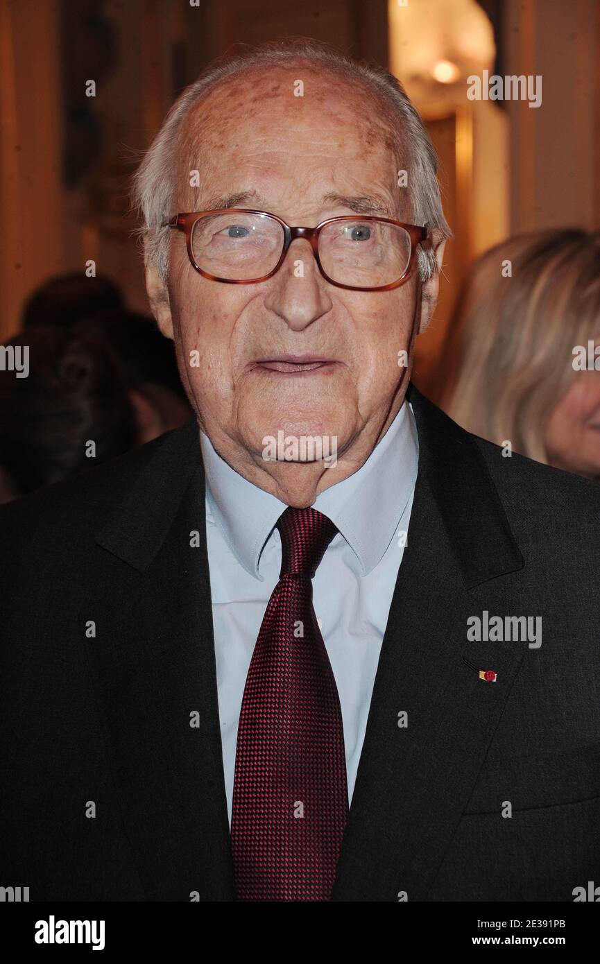 Jean claude decaux hi-res stock photography and images - Alamy