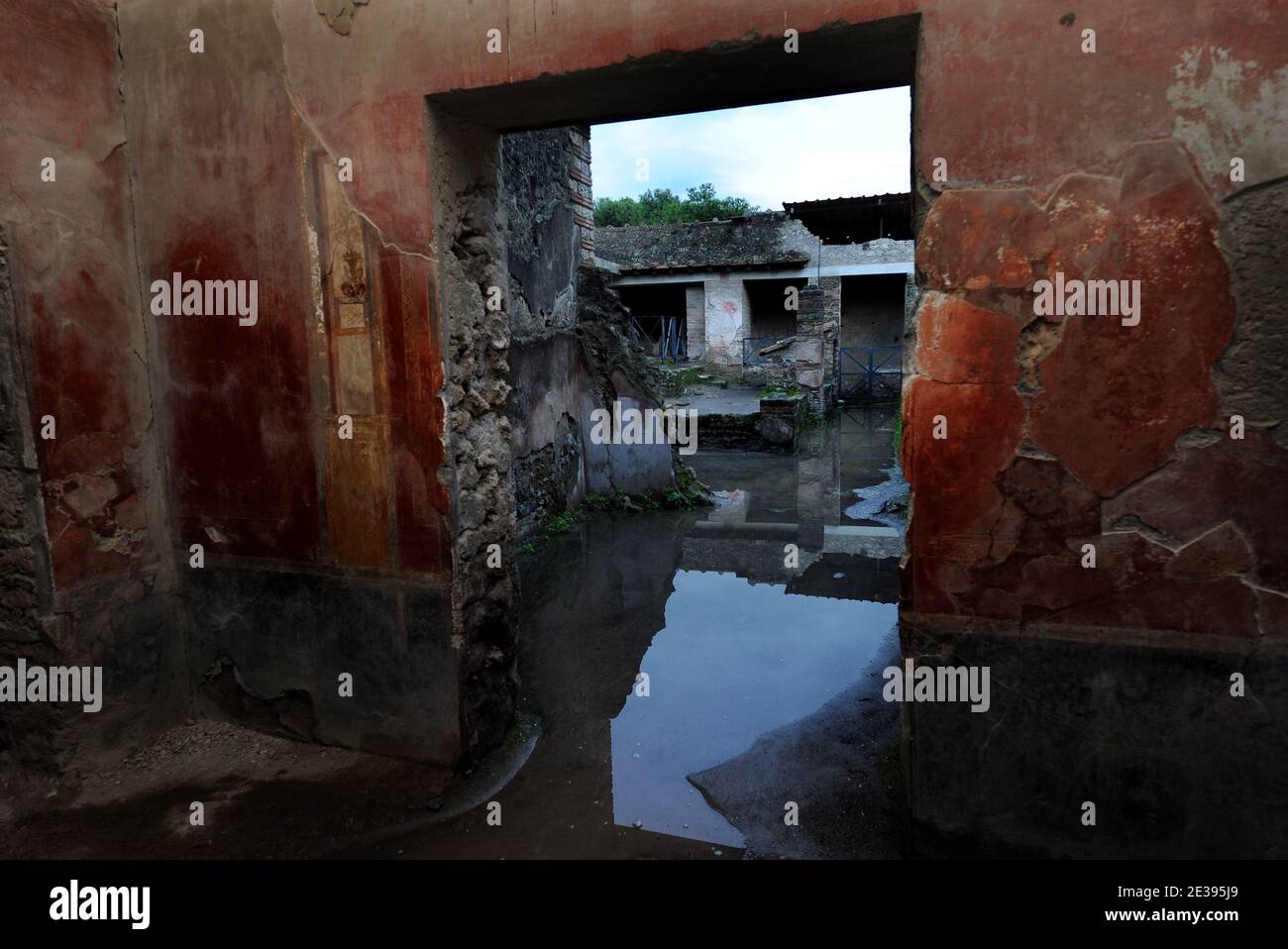 Fullonica stephanus pompeii italy hi-res stock photography and images ...