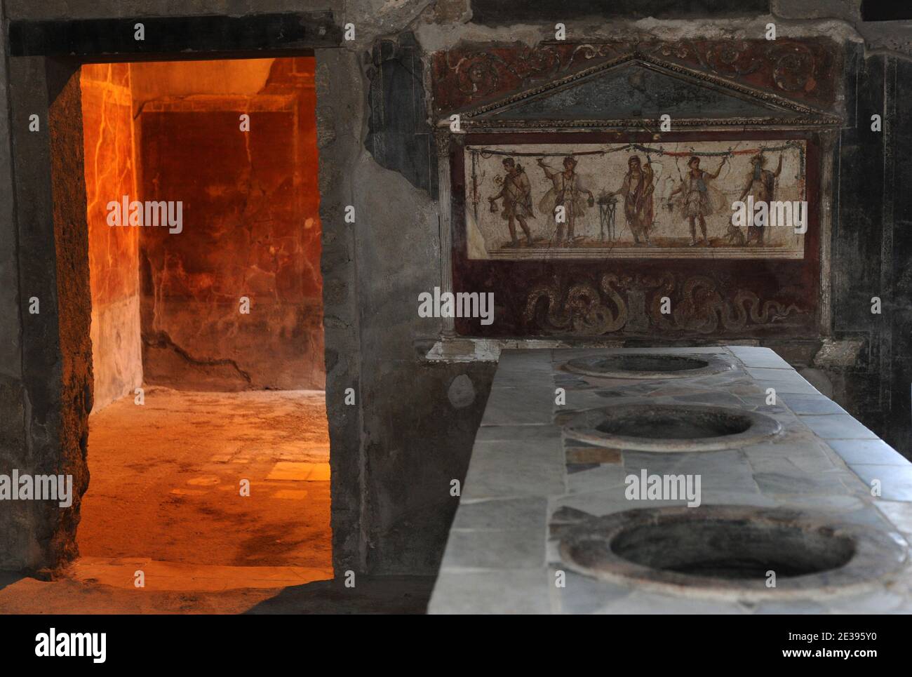 Thermopolia pompeii hi-res stock photography and images - Alamy