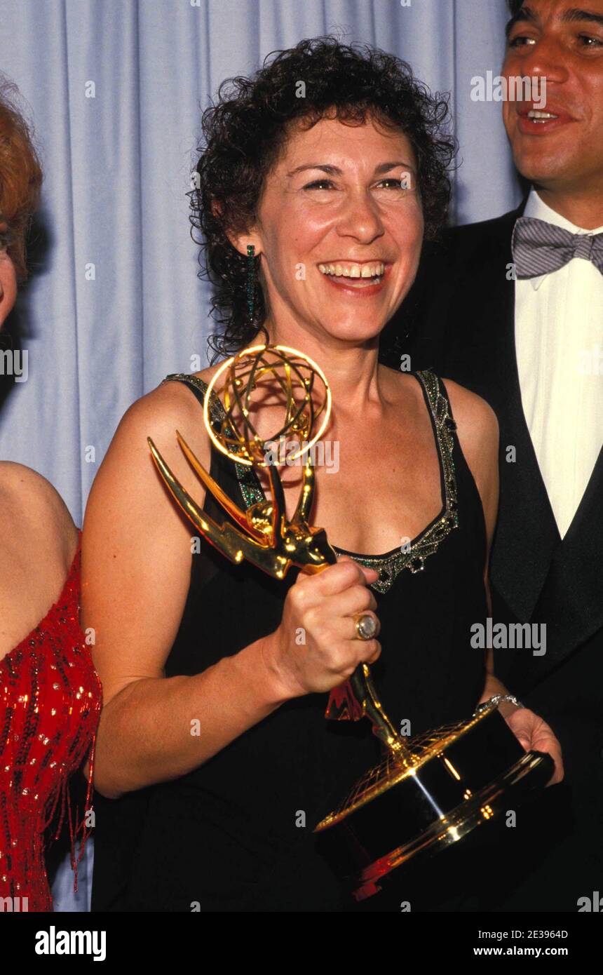 Rhea Perlman At The Daytime Emmy Awards 1985 Credit: Ralph Dominguez ...