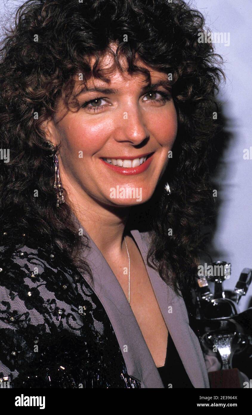 Kathy Mattea 1989 Credit: Ralph Dominguez/MediaPunch Stock Photo - Alamy