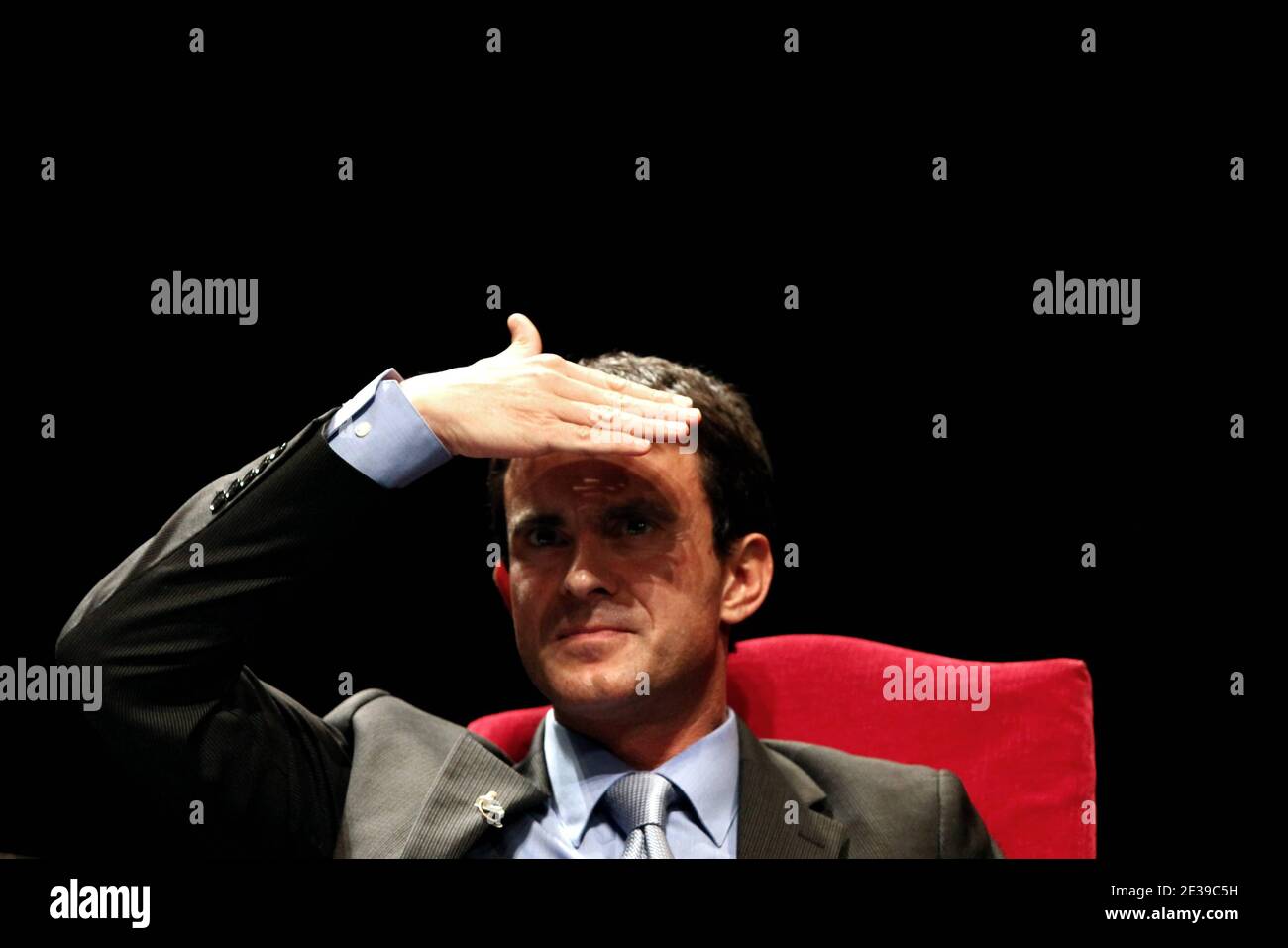 Monde rond hi-res stock photography and images - Alamy