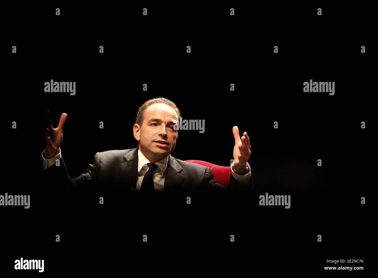 Monde rond hi-res stock photography and images - Alamy