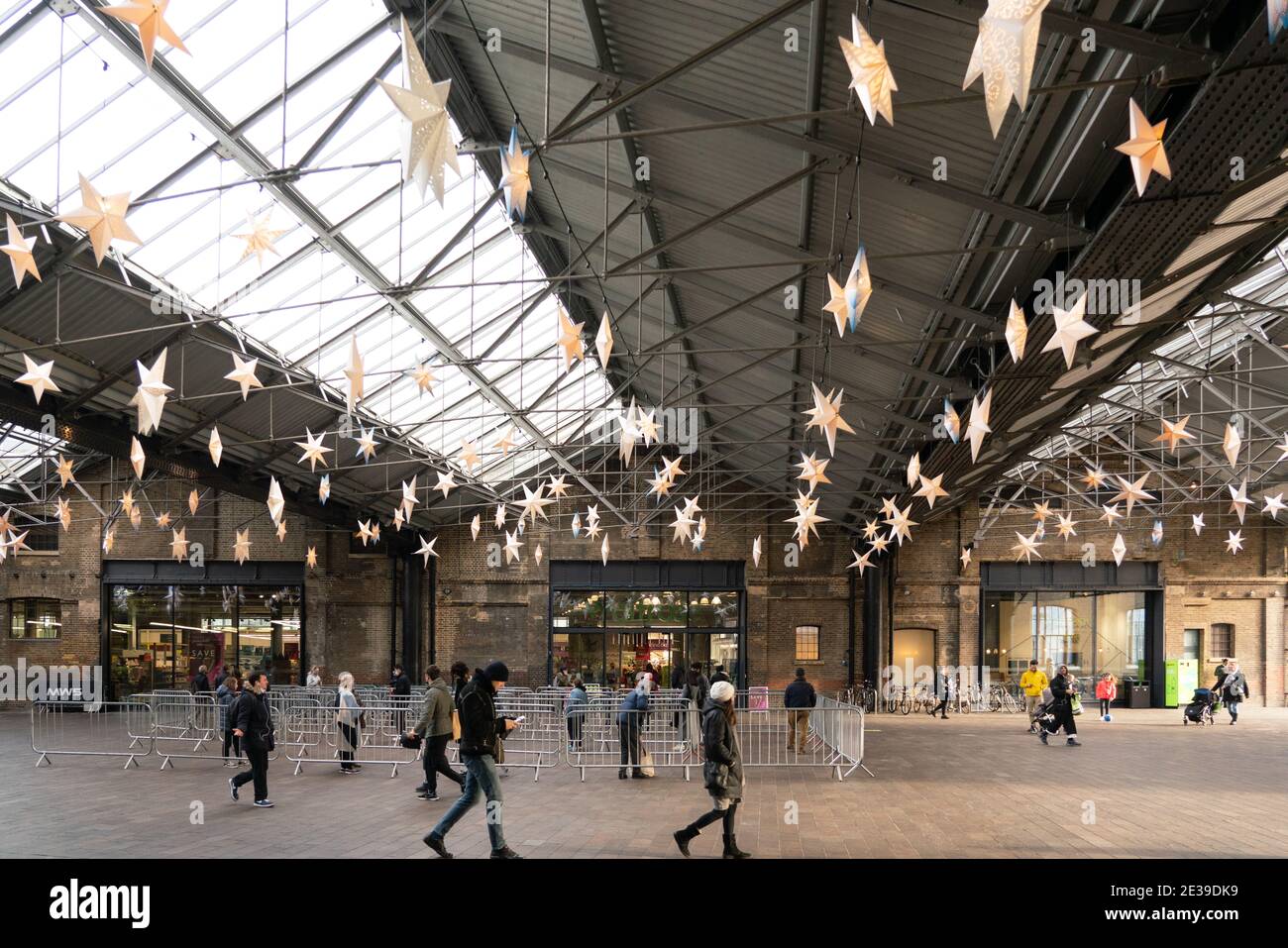 Kings cross granary square hi-res stock photography and images - Alamy