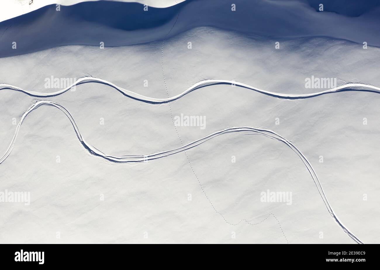 Snowboard snowboarding off piste hi-res stock photography and images ...