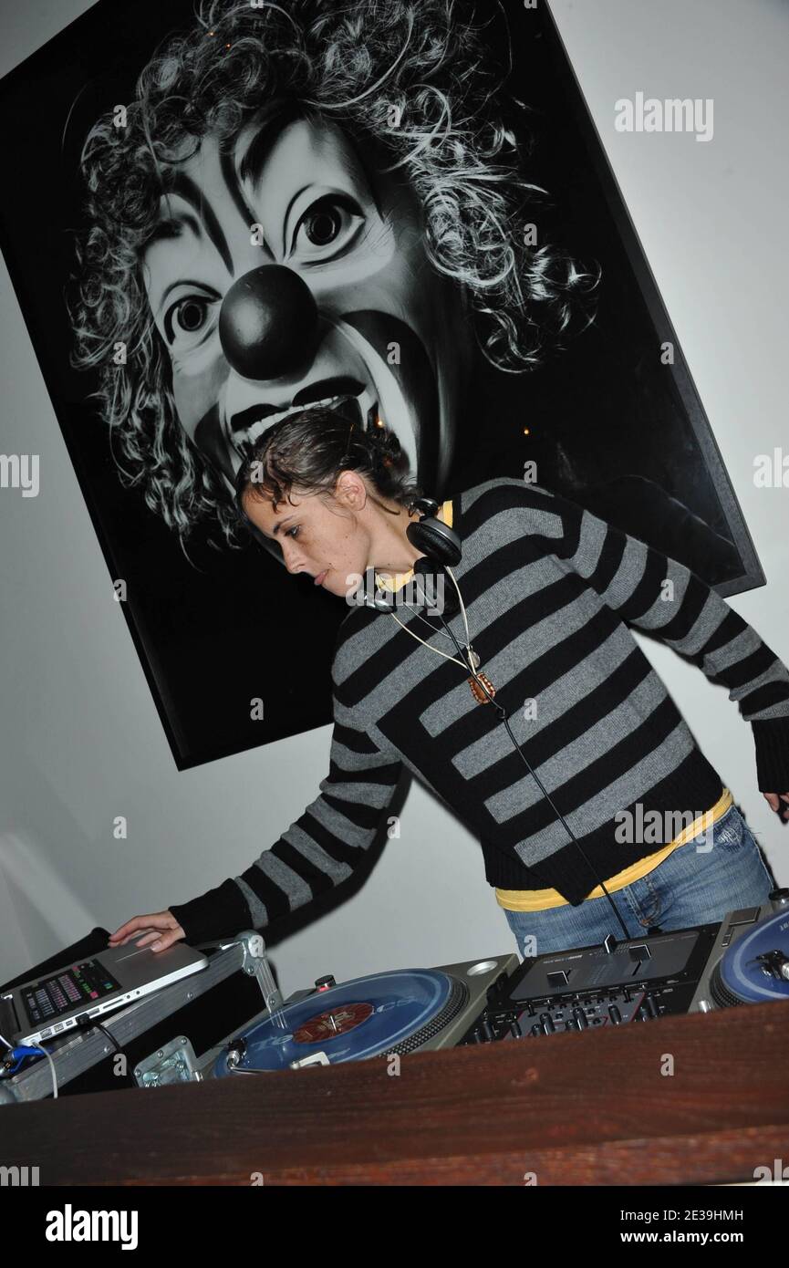 Samantha Ronson performing a DJ set during the 'Fall in Love with NY ...