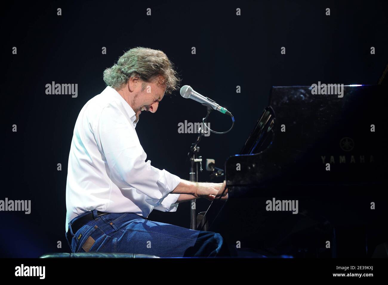 Rick Davies from Supertramp performs onstage at Arena de Geneve in ...