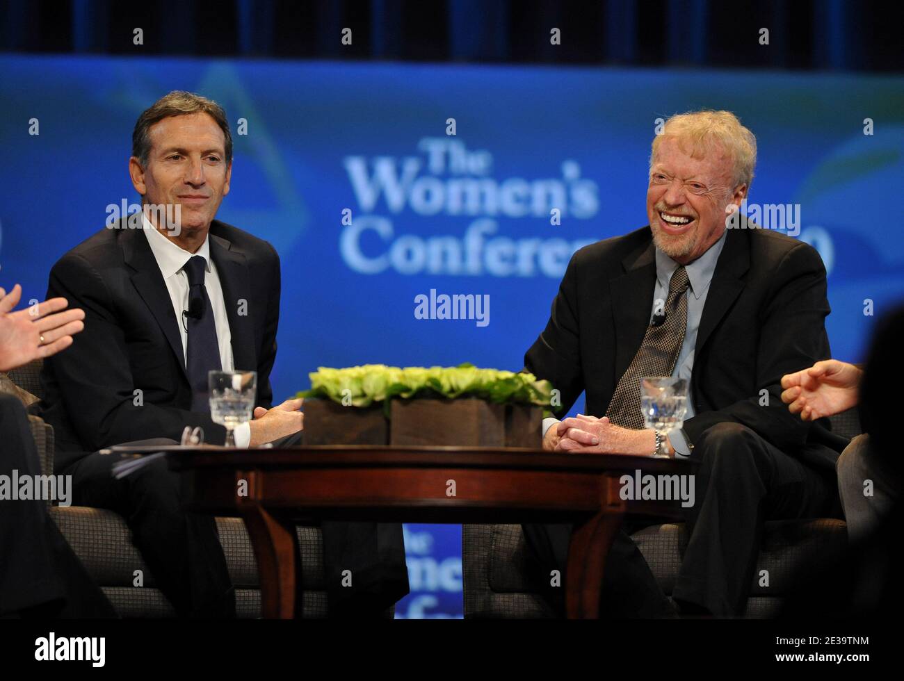 Starbucks CEO Howard Schultz and Nike's C0-Founder and chairman Phil ...