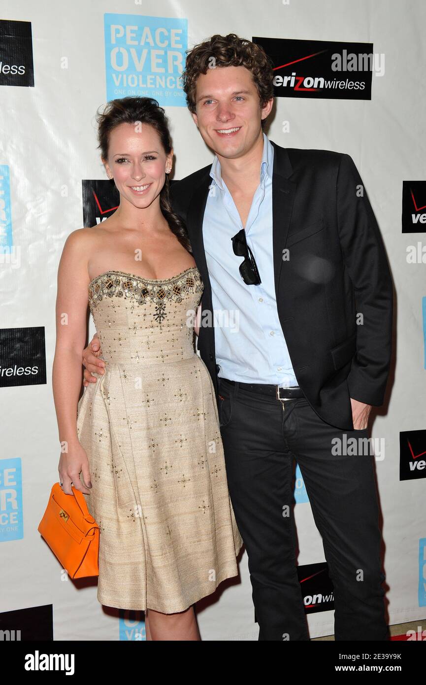 Jennifer Love Hewitt and new boyfriend Alex Beh arriving for the Peace ...
