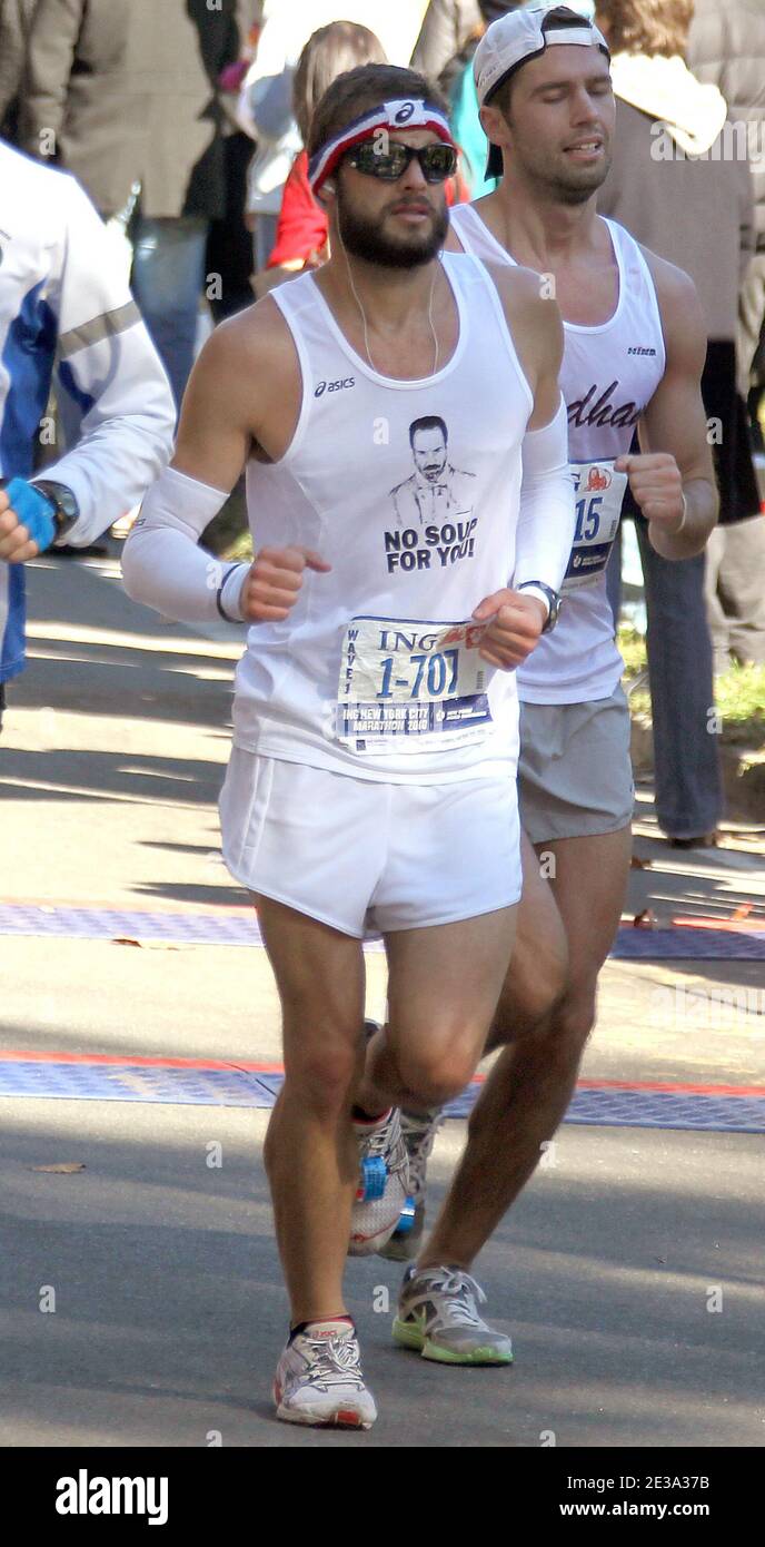 Runners run in Central Park during The New York City Marathon on ...