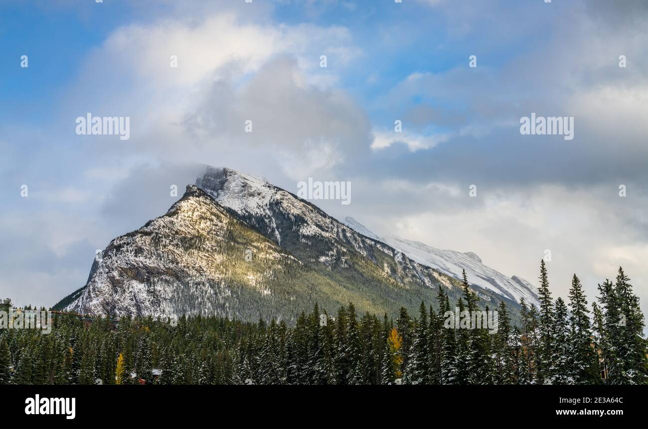 Rundle range national park hi-res stock photography and images - Alamy