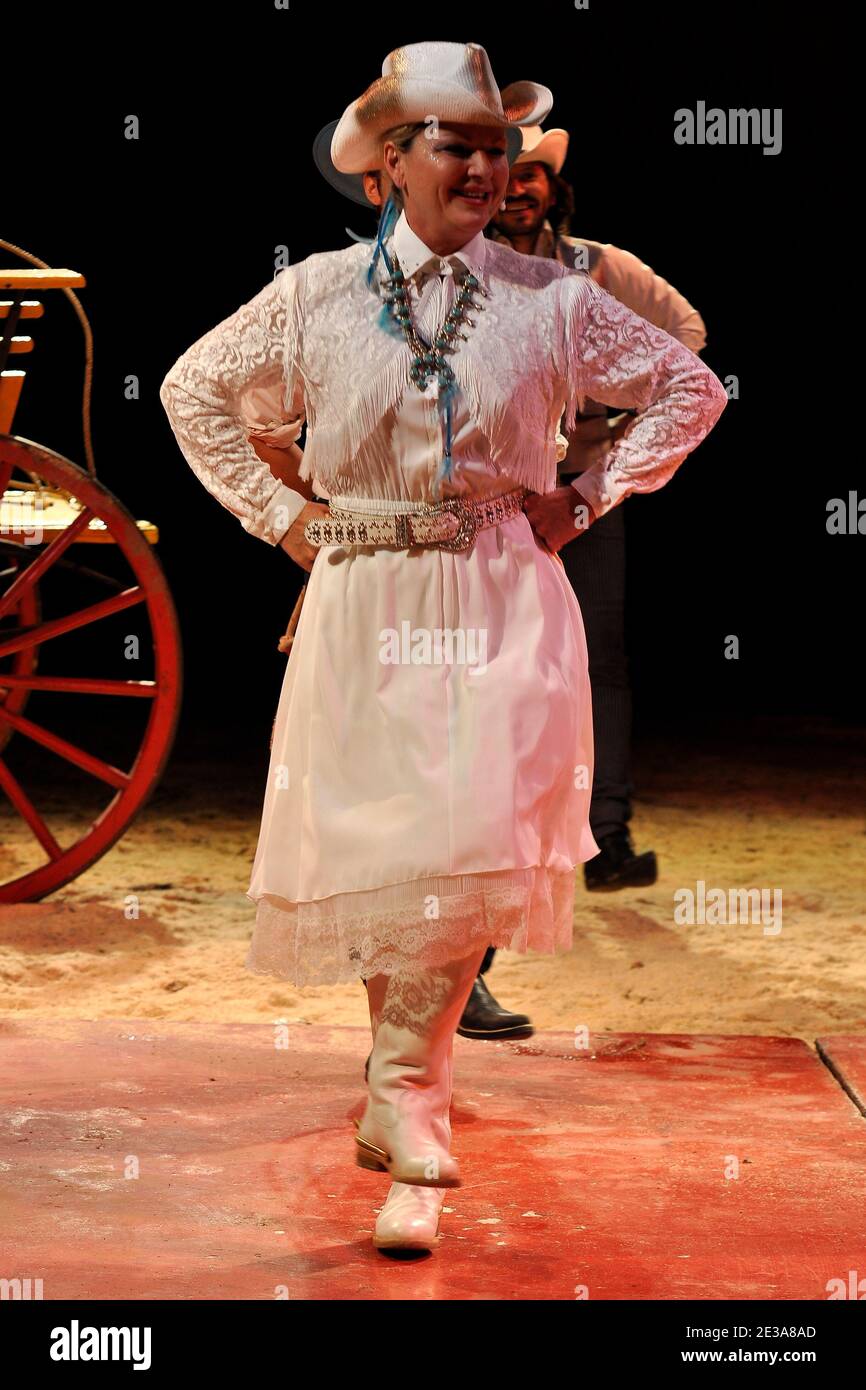 Jeane Manson performing a show at the new circus spectacle of Joseph ...