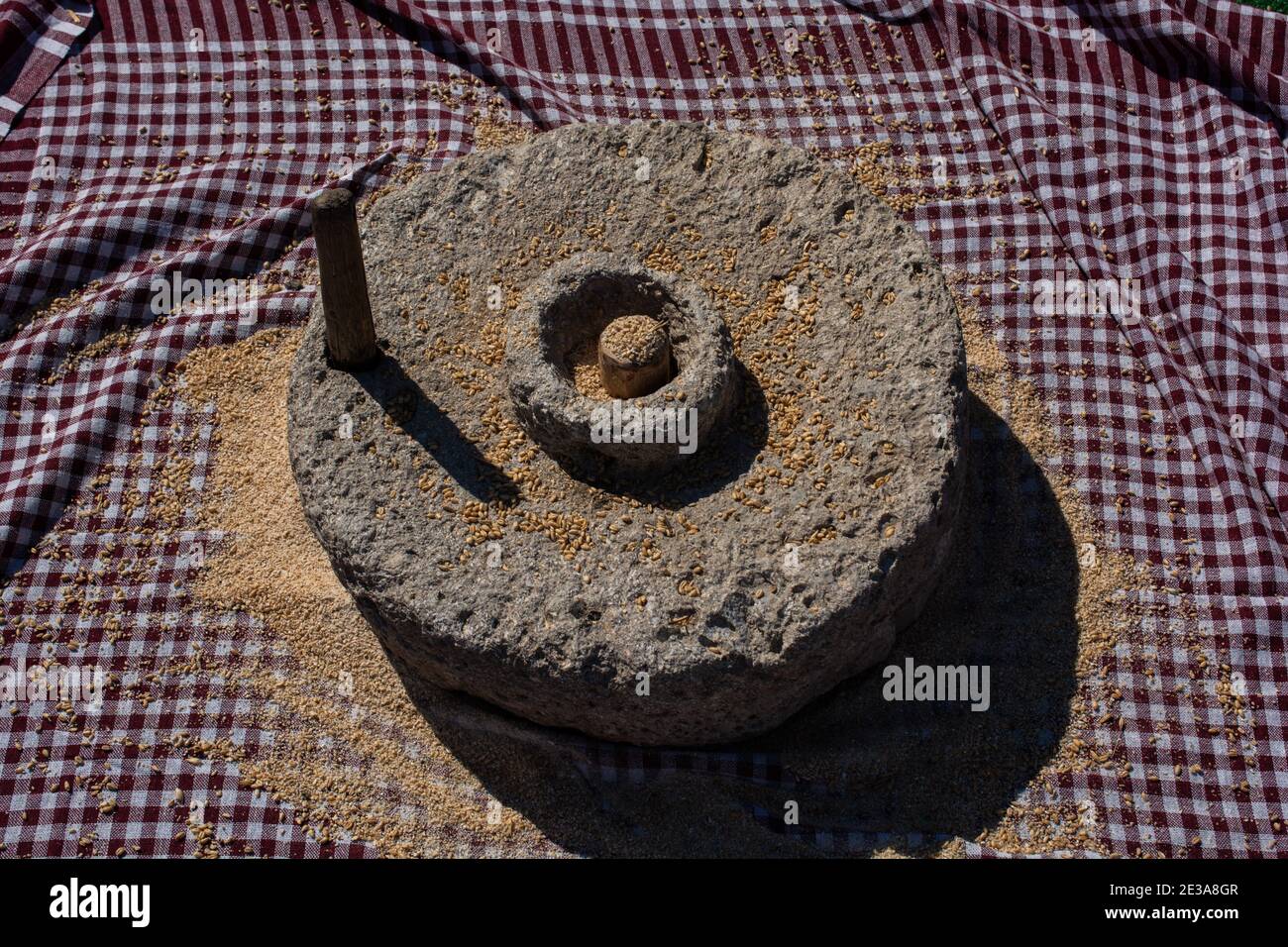 Hand Grinding Machine Stone