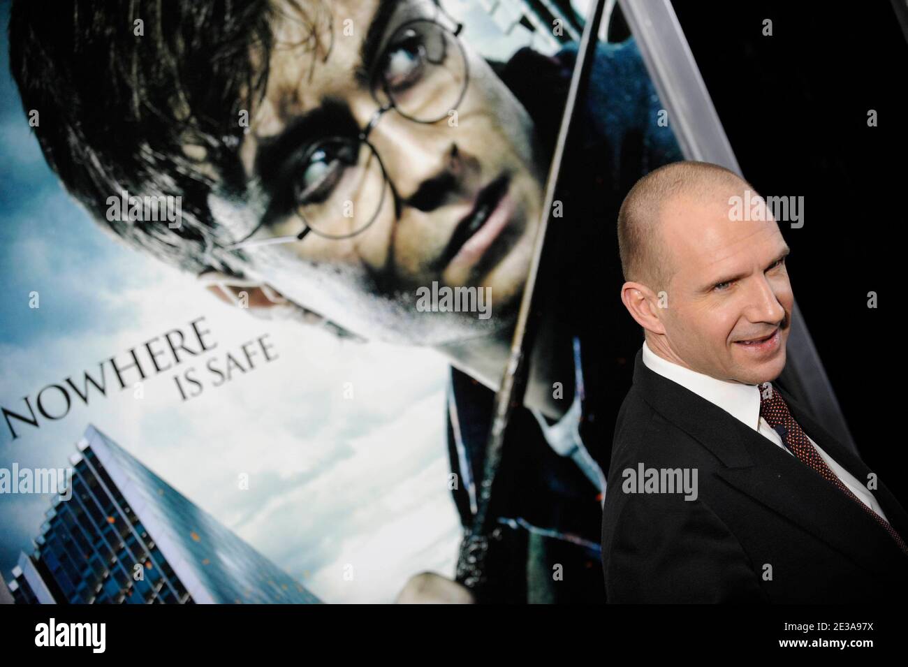 Ralph fiennes harry potter hi-res stock photography and images - Alamy
