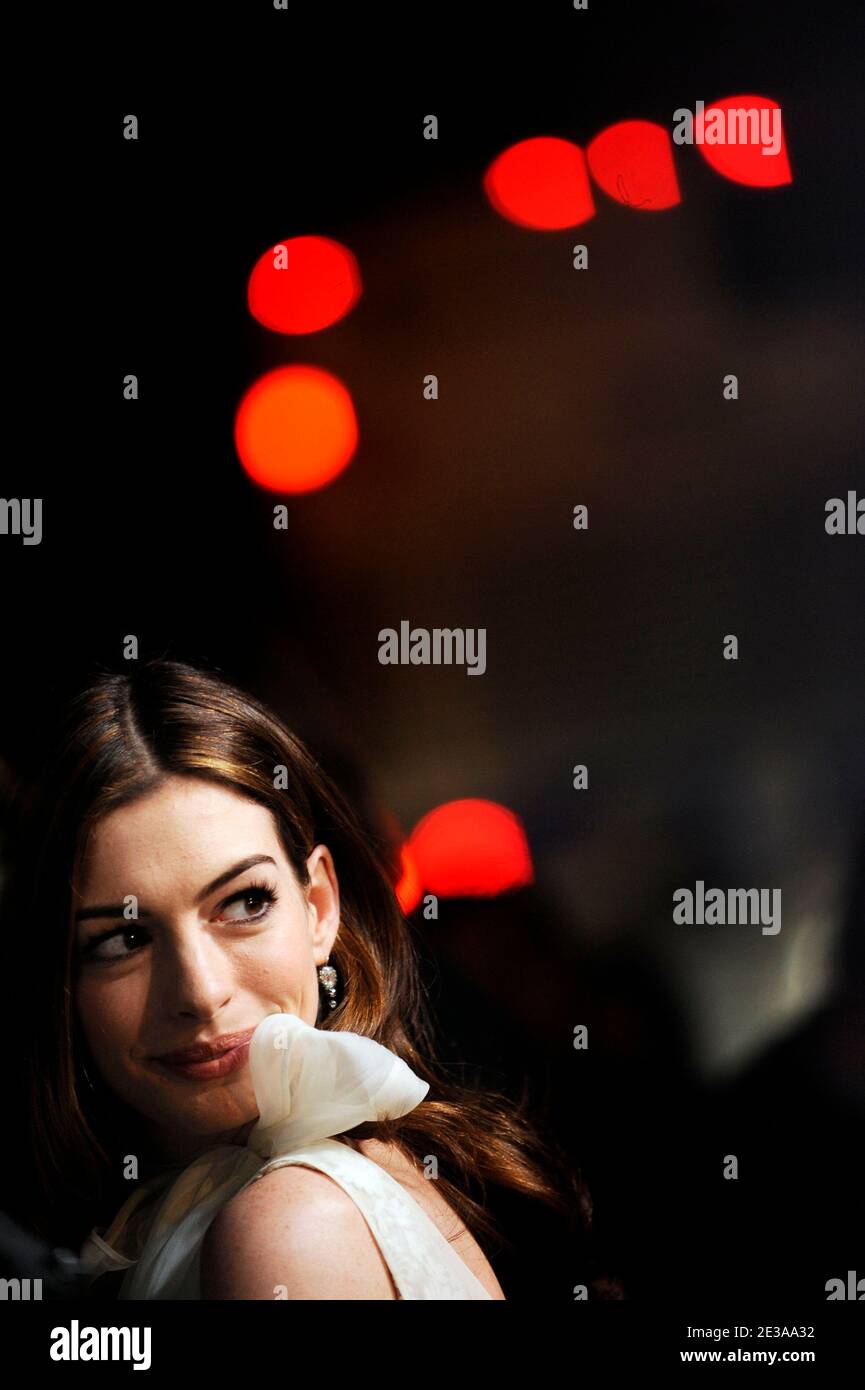 Anne hathaway portrait 2010 hi-res stock photography and images - Alamy