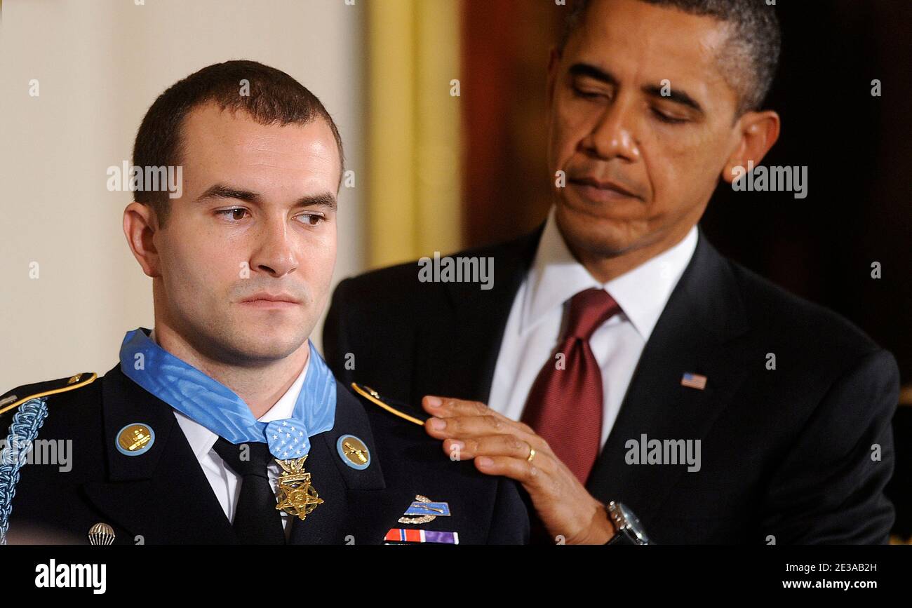 U.S. President Barack Obama awards U.S. Army Staff Sgt. Salvatore ...