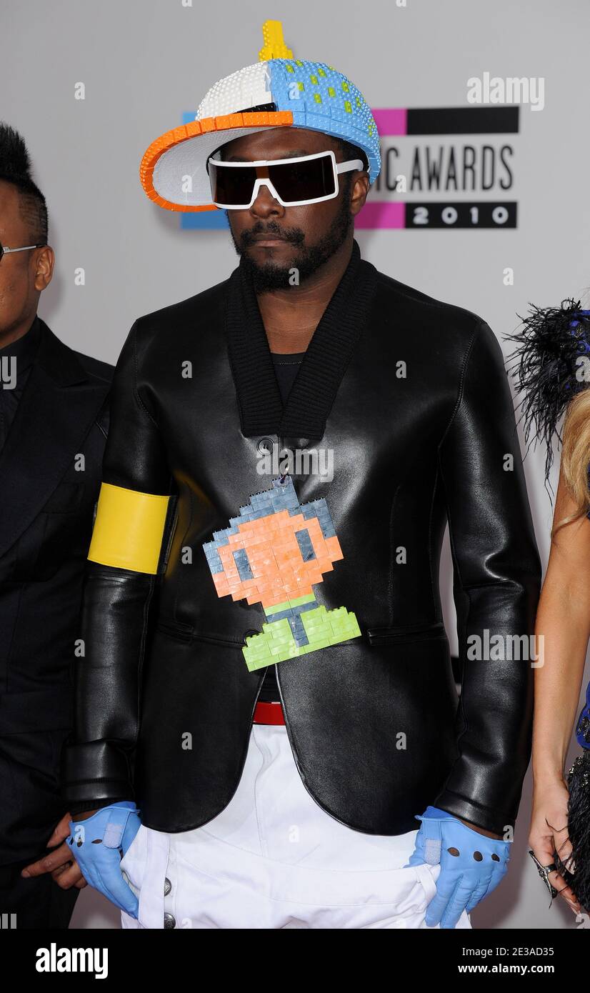 will.i.am of Black Eyed Peas attends the 2010 American Music Awards at ...
