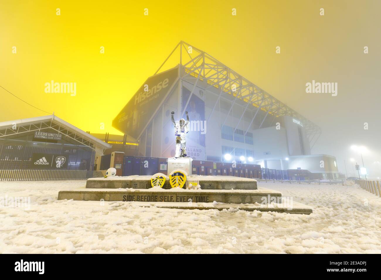 Elland road at night hi-res stock photography and images - Alamy