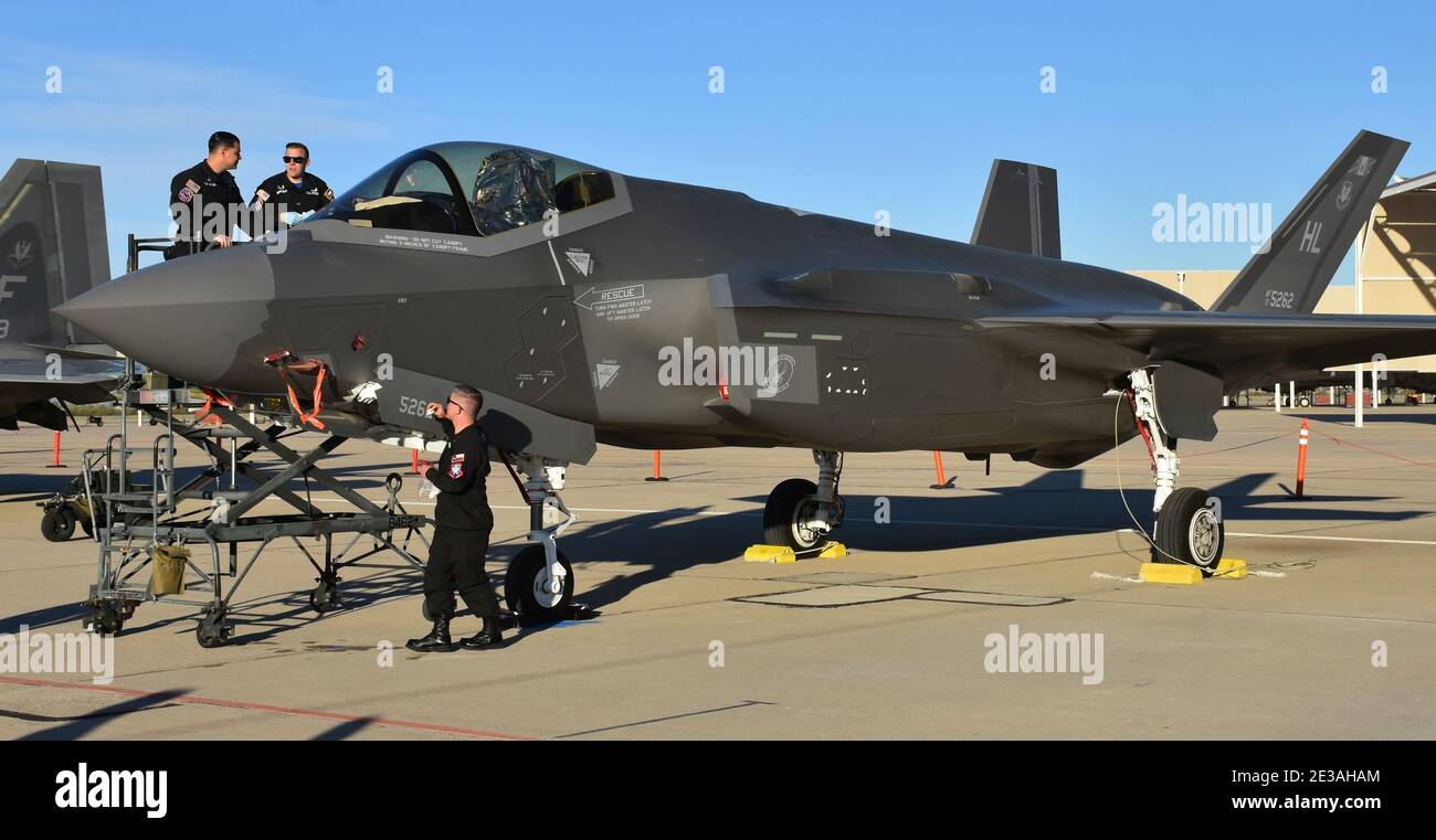 A U.S. Air Force F-35 Joint Strike Fighter (Lightning II) jet at Davis ...