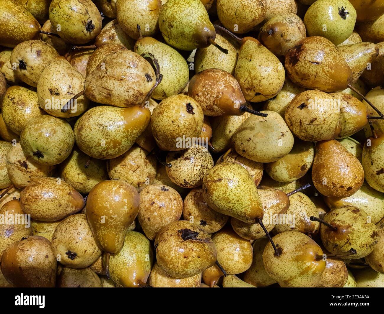Stacked pears hi-res stock photography and images - Alamy