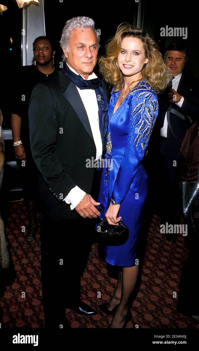 TONY CURTIS ANDD SHAWN WEEKLY Credit: Ralph Dominguez/MediaPunch Stock ...