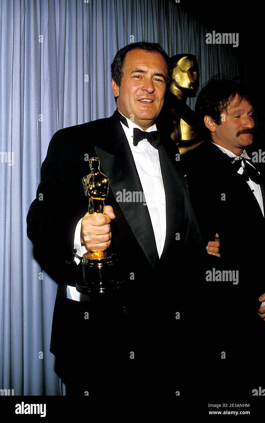 Bernardo Bertolucci And Robin Williams At The Academy Awards Credit ...