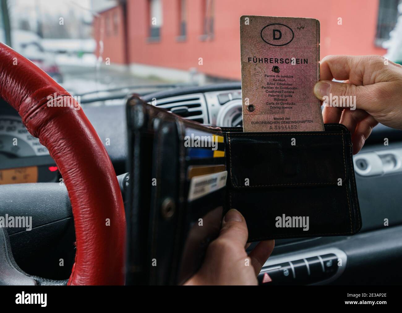 ILLUSTRATION - 17 January 2021, Hessen, Frankfurt/Main: A "pink driver ...