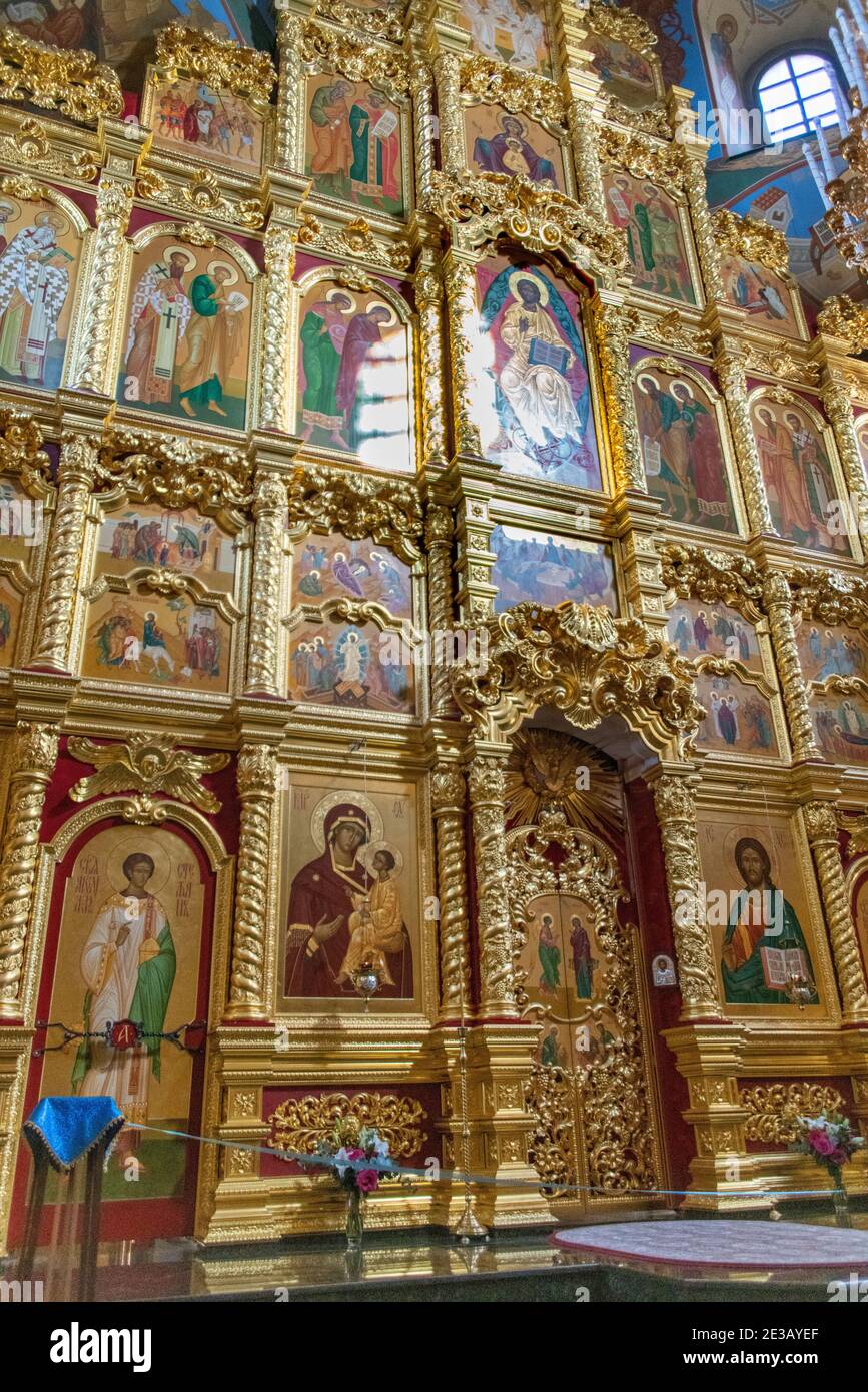 The altar screen in the Epiphany Cathedral, Irkutsk Stock Photo - Alamy