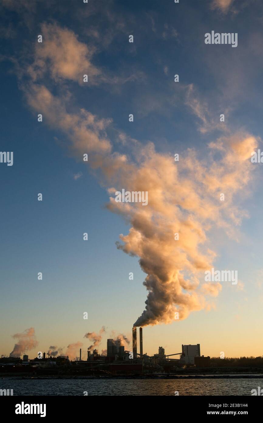 Upm paper hi-res stock photography and images - Alamy