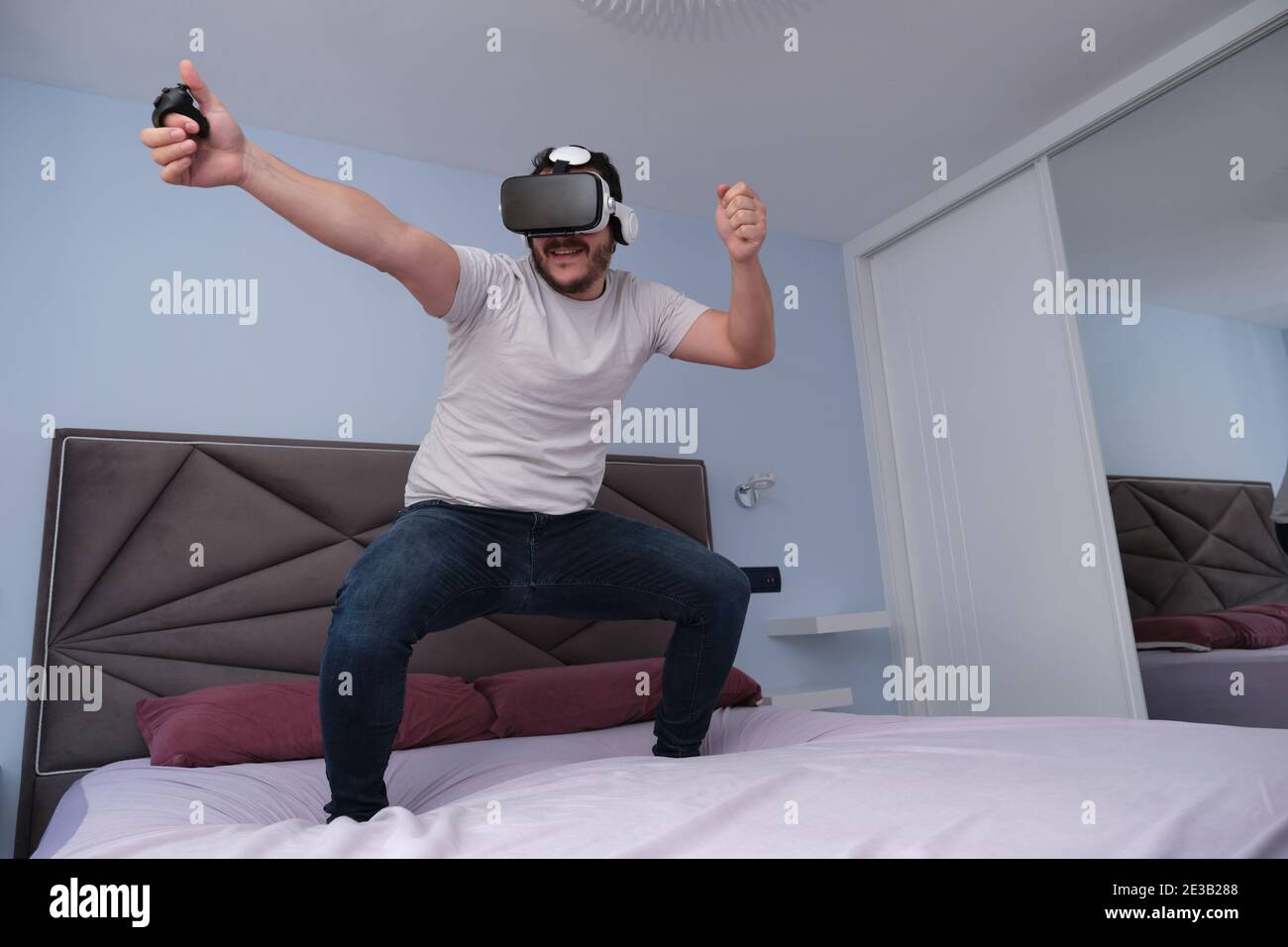 Virtual fight hi-res stock photography and images - Alamy