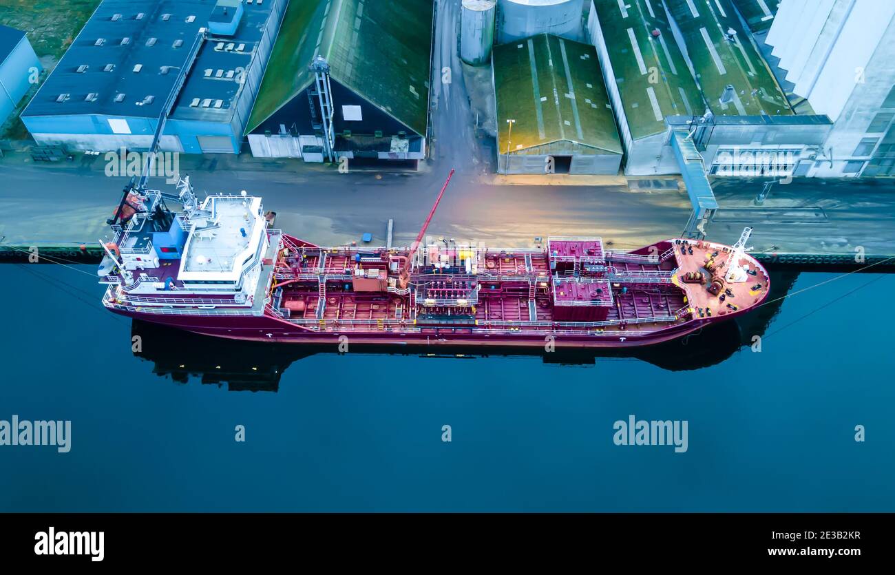 Unloading crude oil hi-res stock photography and images - Alamy