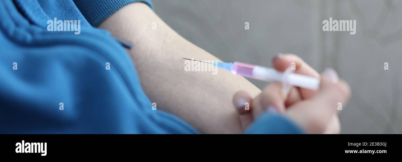 Man has an injection into a vein Stock Photo - Alamy