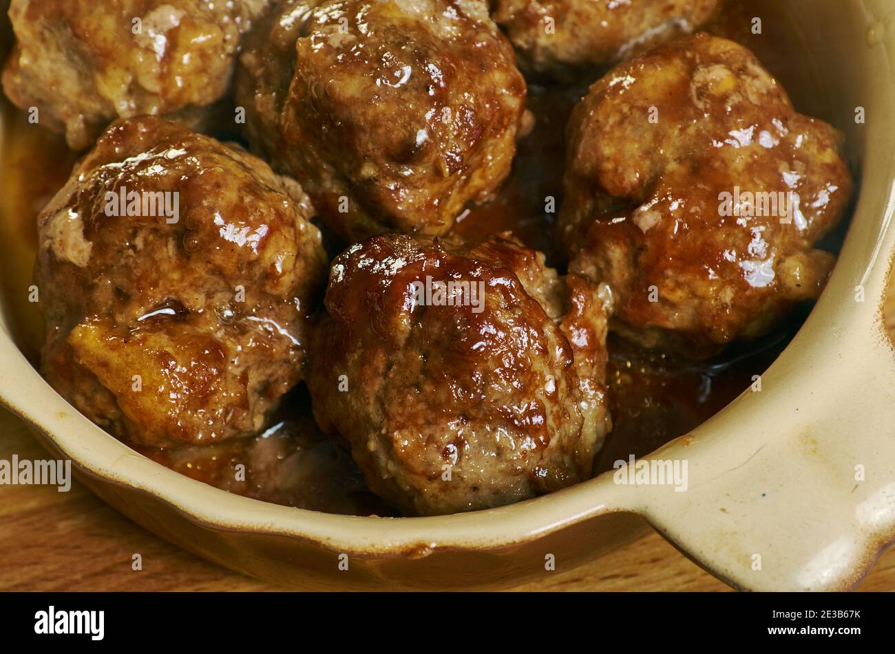 Boulets sauce lapin à la Liègeoise - popular Belgian dish known as ...