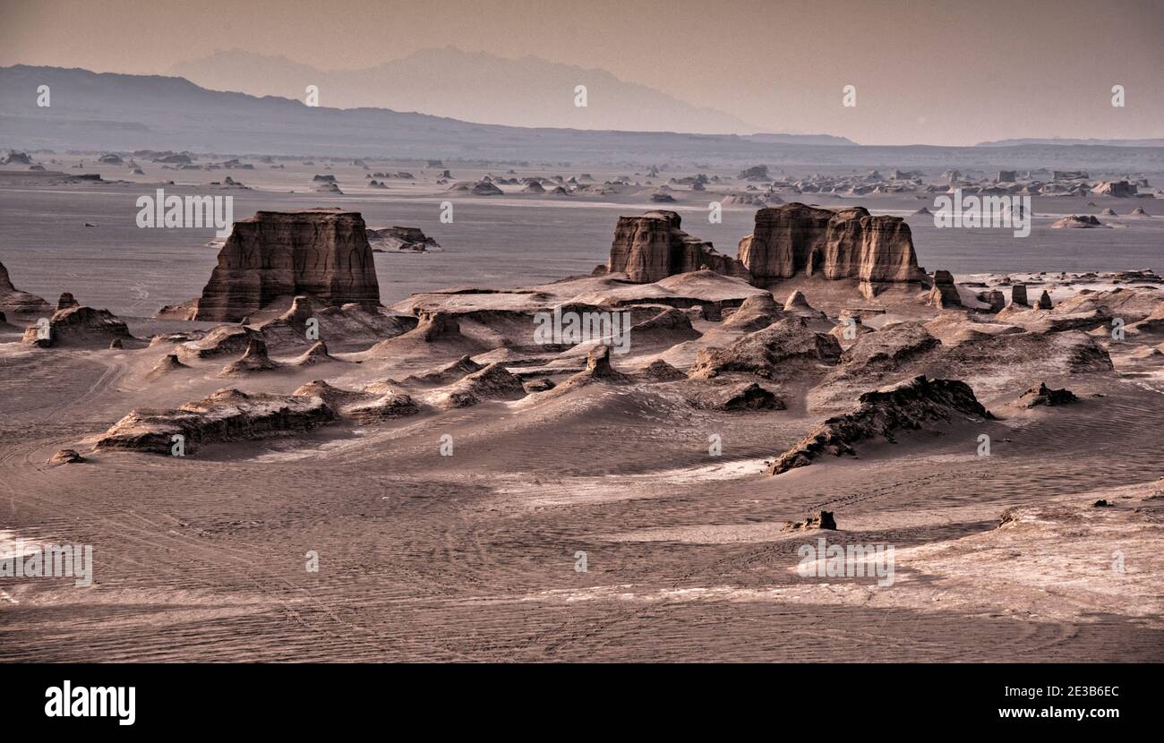 Dasht e lut desert hi-res stock photography and images - Alamy