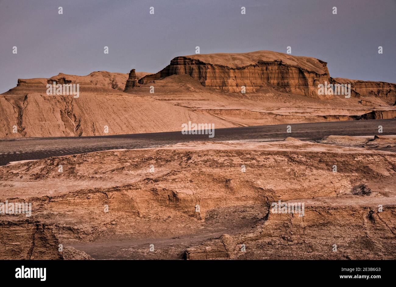 Arid landscape of lut desert hi-res stock photography and images - Alamy