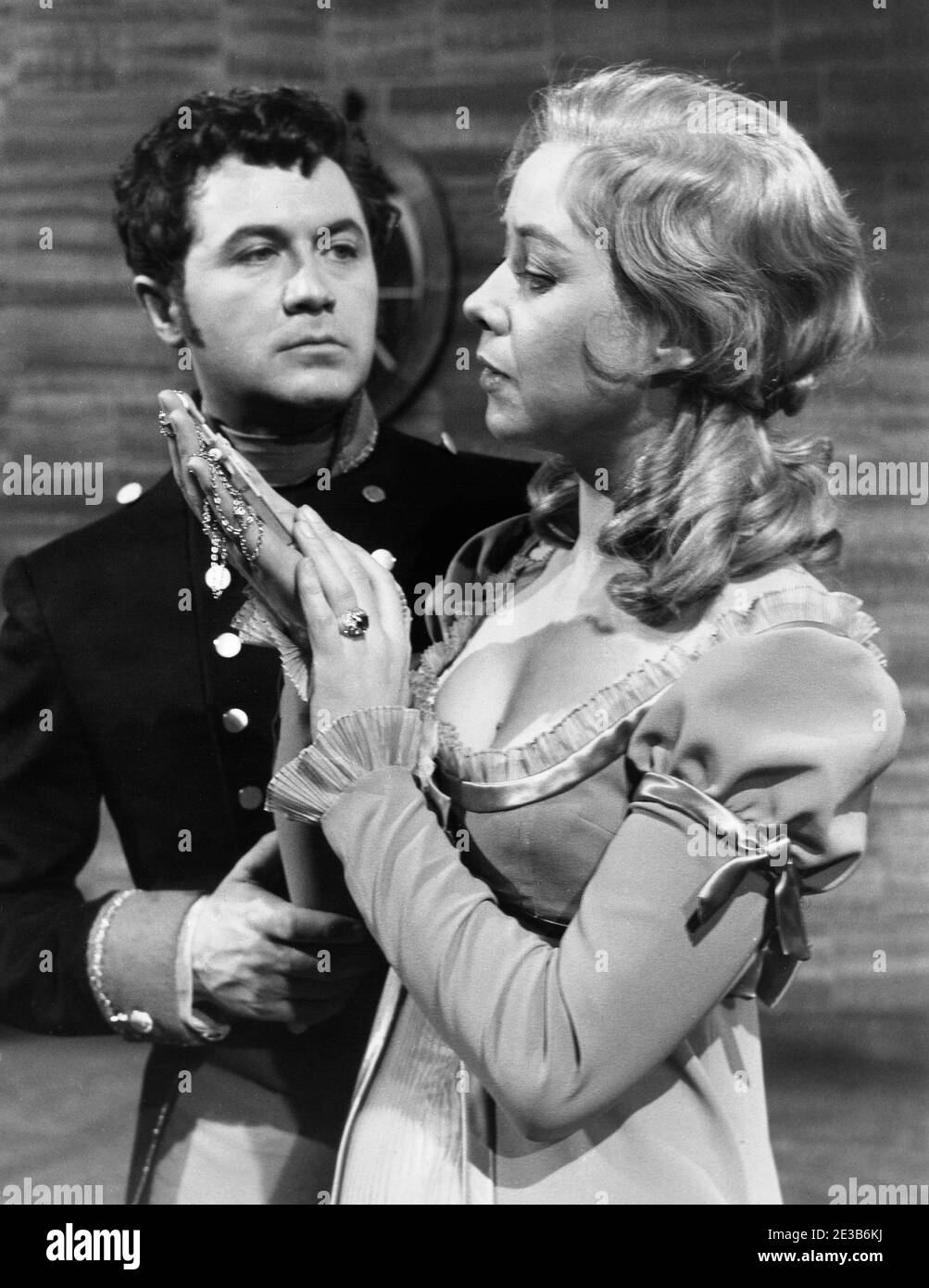 Gisela Knabbe als Gräfin und Andor Kaposy als Jose in Der Schwur, Regie ...