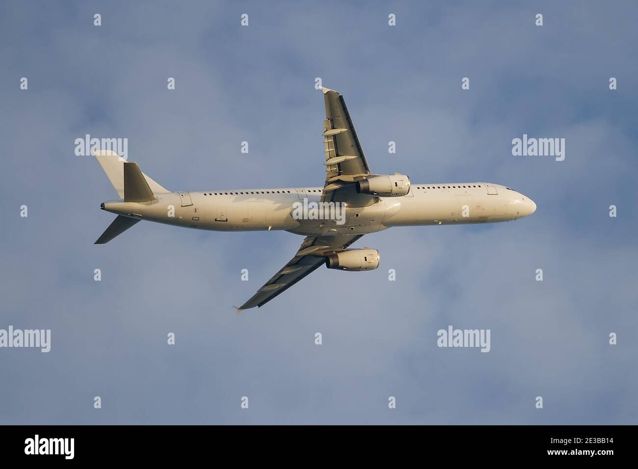 White passenger air jet hi-res stock photography and images - Alamy