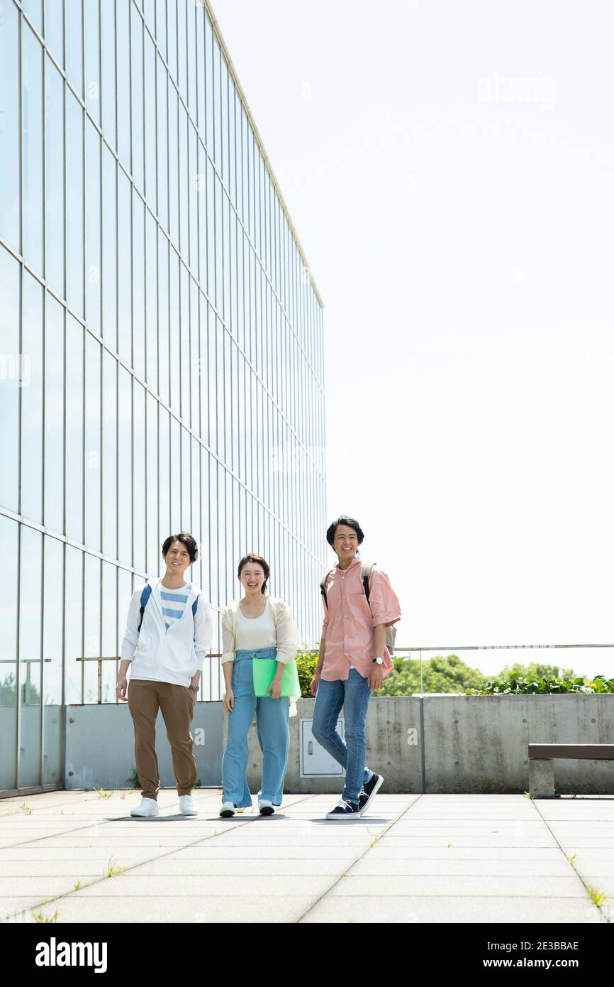 Japanese university students at the campus Stock Photo - Alamy