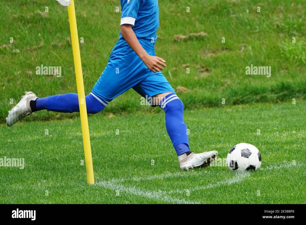 Corner kick hi-res stock photography and images - Alamy