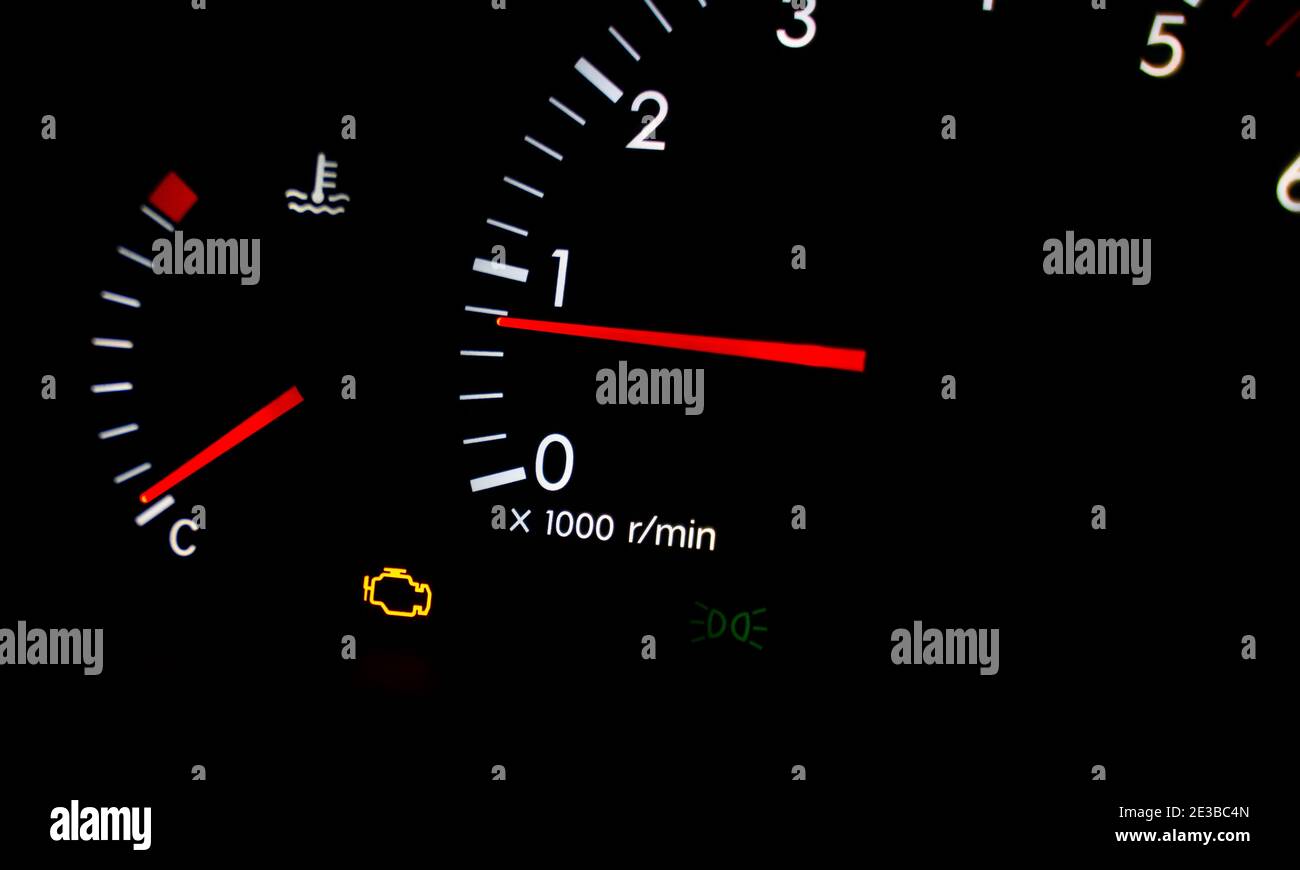 Dashboard warning symbols hi-res stock photography and images - Alamy