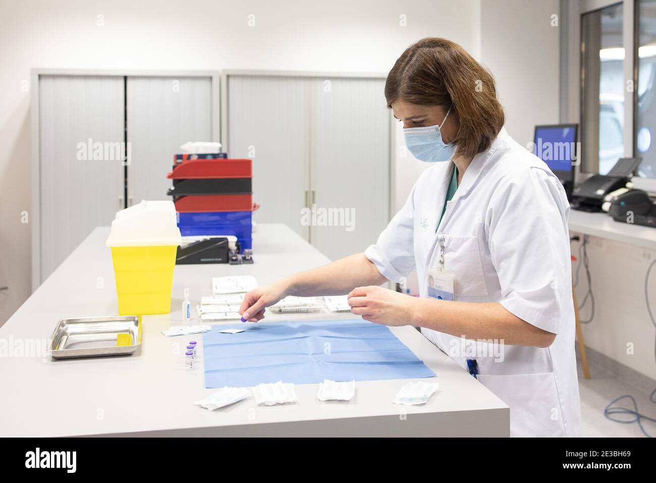 Zorgpersoneel hi-res stock photography and images - Alamy