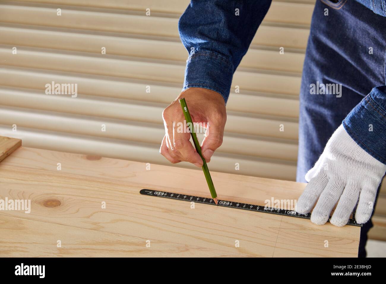 Japanese man doing DIY Stock Photo - Alamy