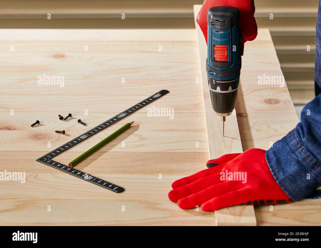 Japanese man doing DIY Stock Photo - Alamy