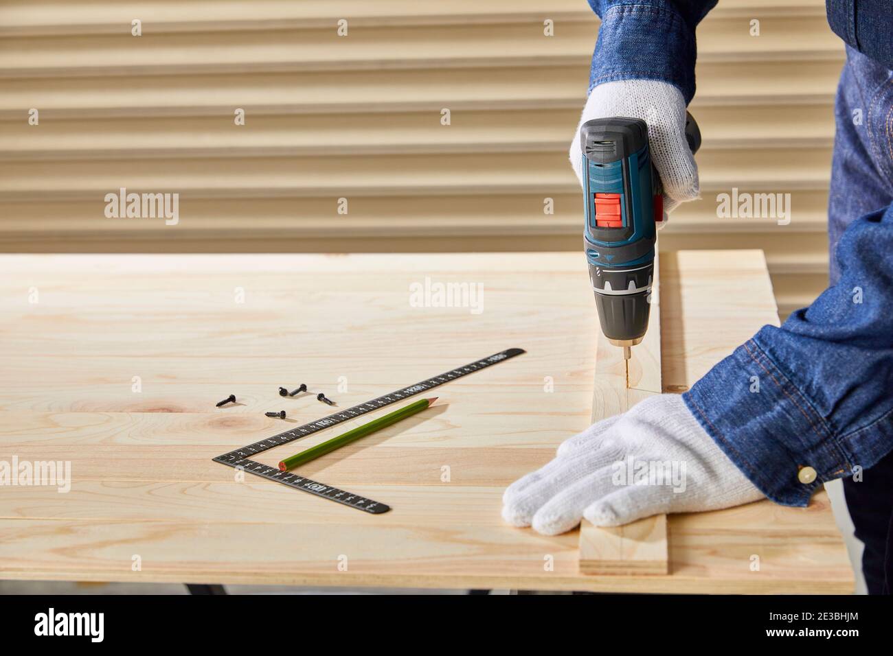 Japanese man doing DIY Stock Photo - Alamy